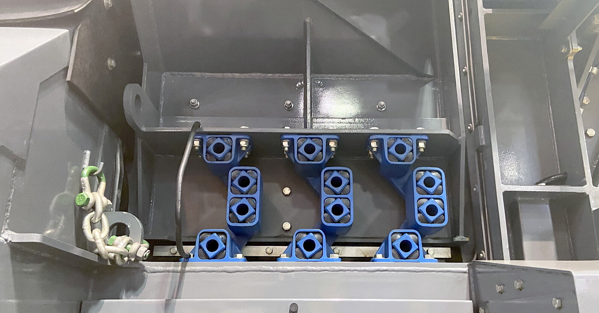 Avoid Coil Spring Failures on Vibratory Screens/Feeders | RUBBLE MASTER