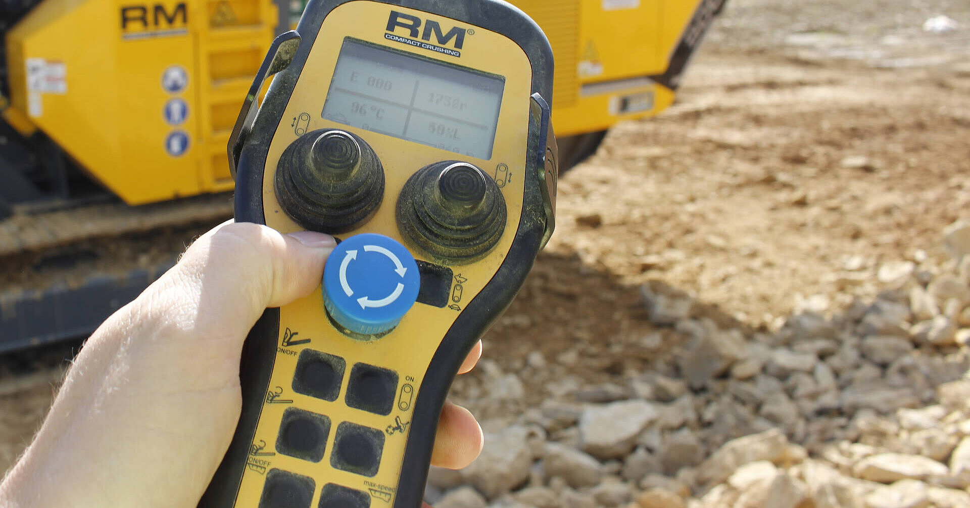 Every portable crusher should have this remote control | RUBBLE MASTER